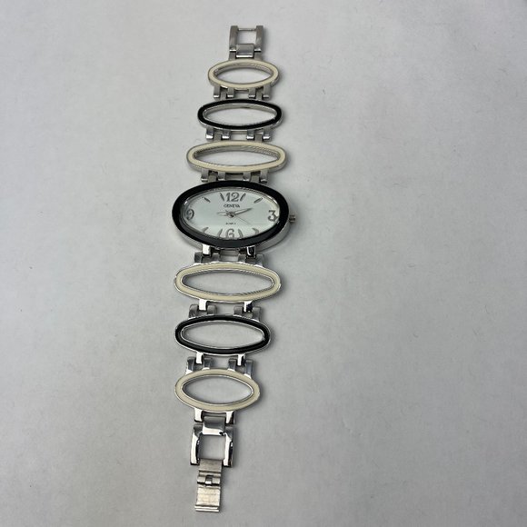 Geneva | Other | Geneva Silver Tone Wrist Watch New Battery Works ...